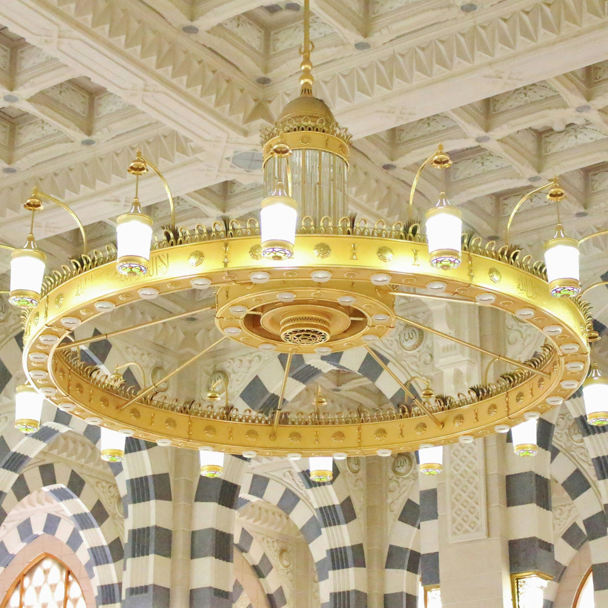 Chandelier — Sedol